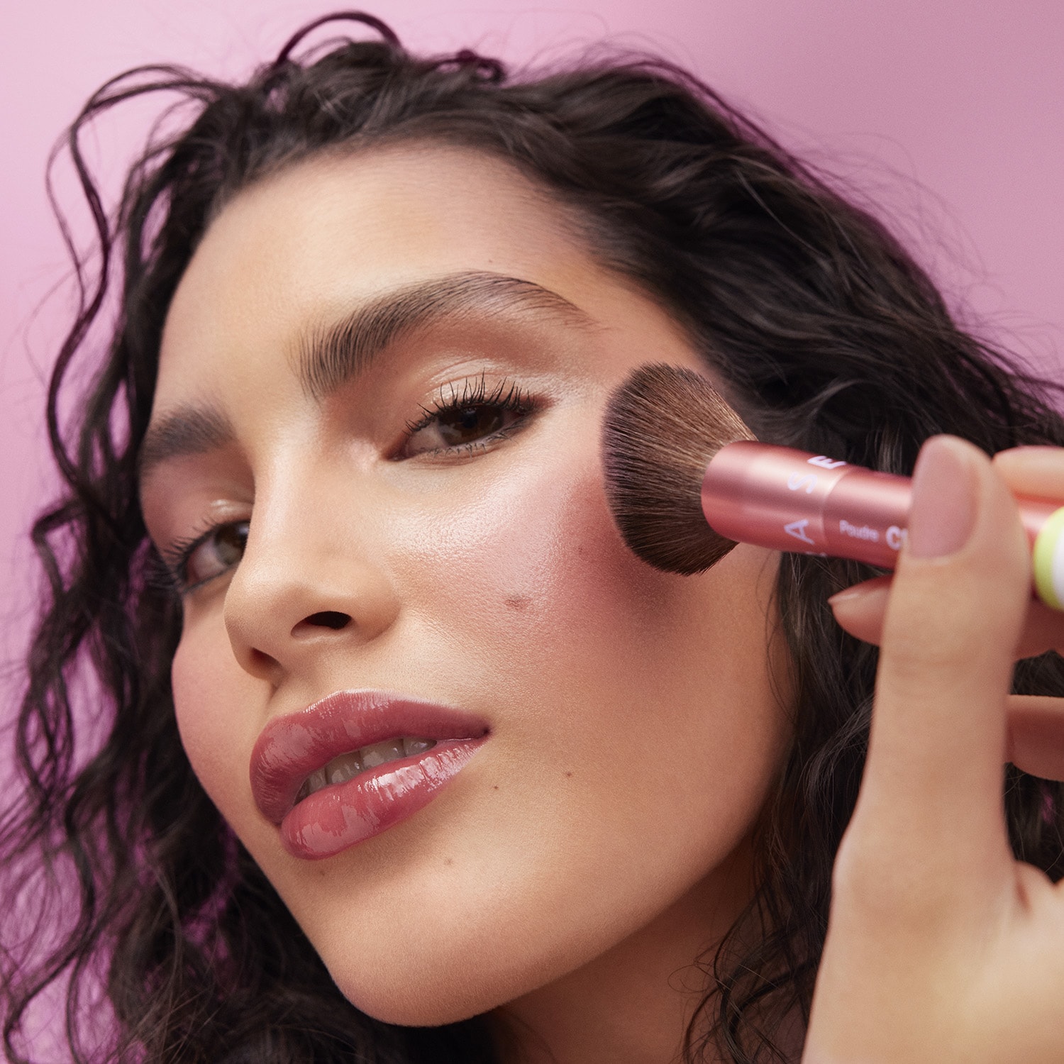 Pincel Duo para as Maçãs do Rosto - Aplicação intuitiva, acabamento ...