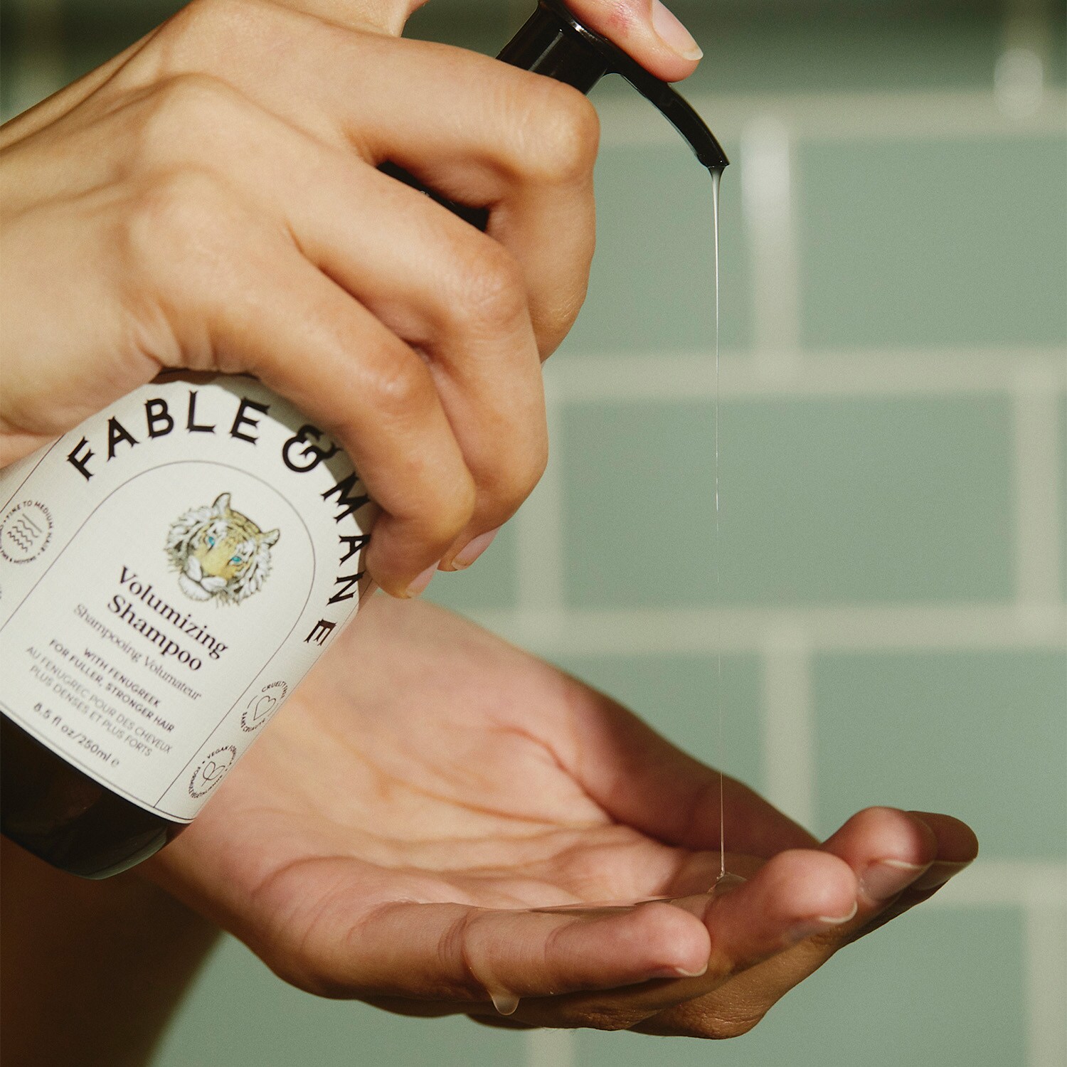 Champô volumizador - cabelo mais denso e mais forte Fable & Mane ≡ SEPHORA